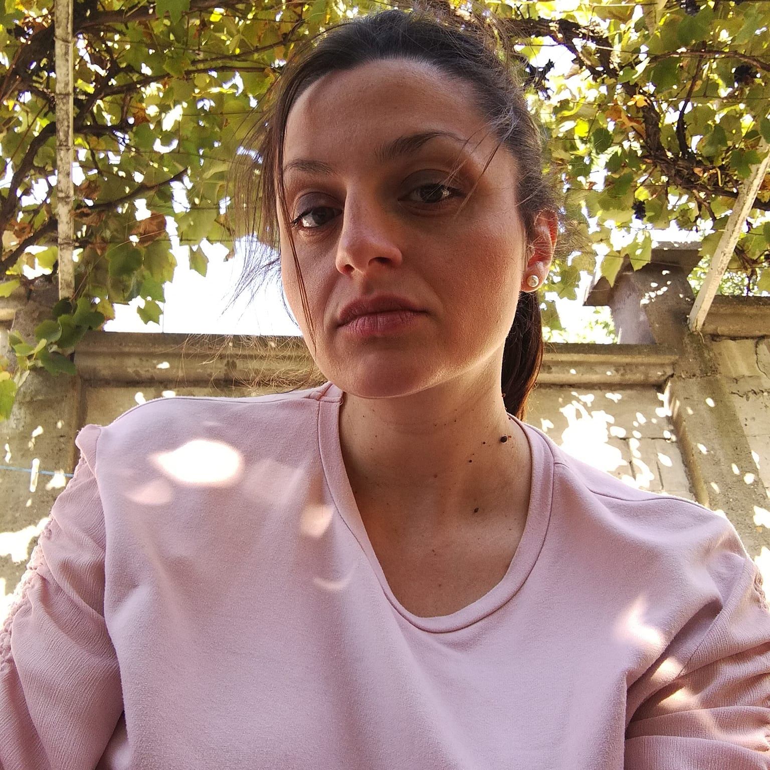 Ana Vuckovic - Glif